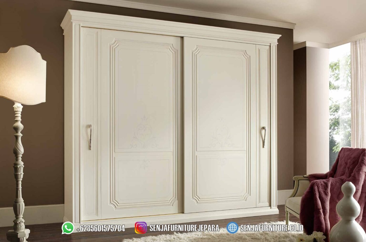 Walk In Closet Lemari Pakaian Klasik Duco Putih Pintu Geser